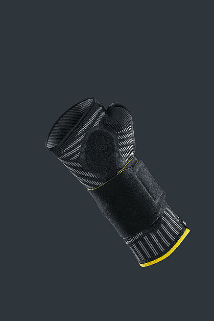 Sports support Manumed active E+motion® for the wrist | medi